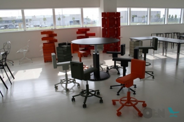 Magis - 360° Table - Round - Sioen Furniture